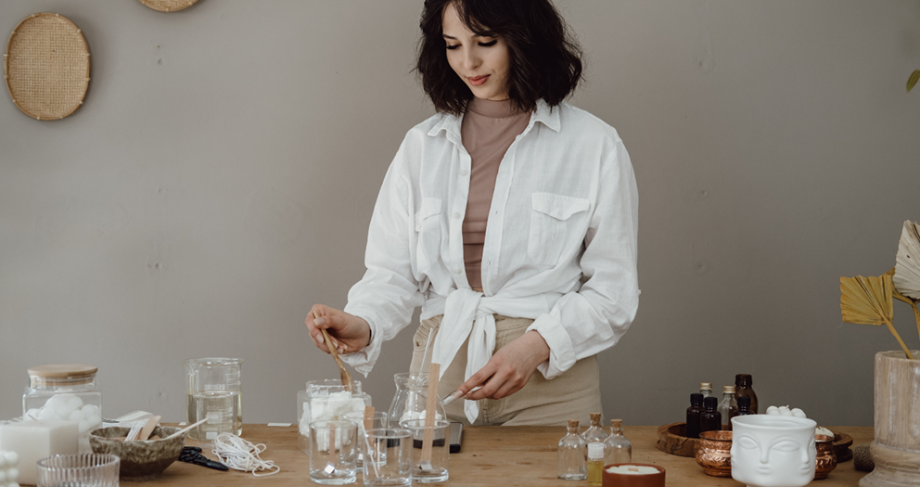 How the Flashpoint of Fragrance Oils Impacts Candle-making Success