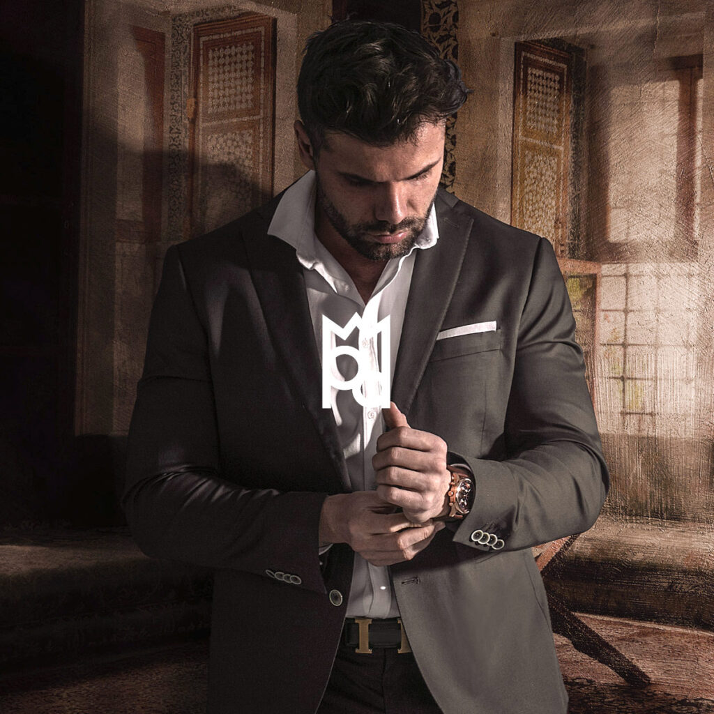 Guaiac and Spice - A sleek and contemporary oriental scent